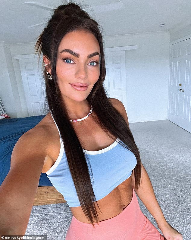What do personal trainers eat? The salad Emily Skye eats every day ... What do personal trainers eat? The salad Emily Skye eats every day ...